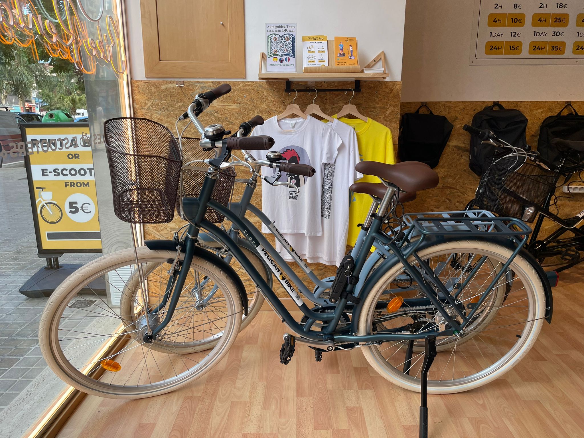 Pelican Bike Rentals| Bike Rental in València